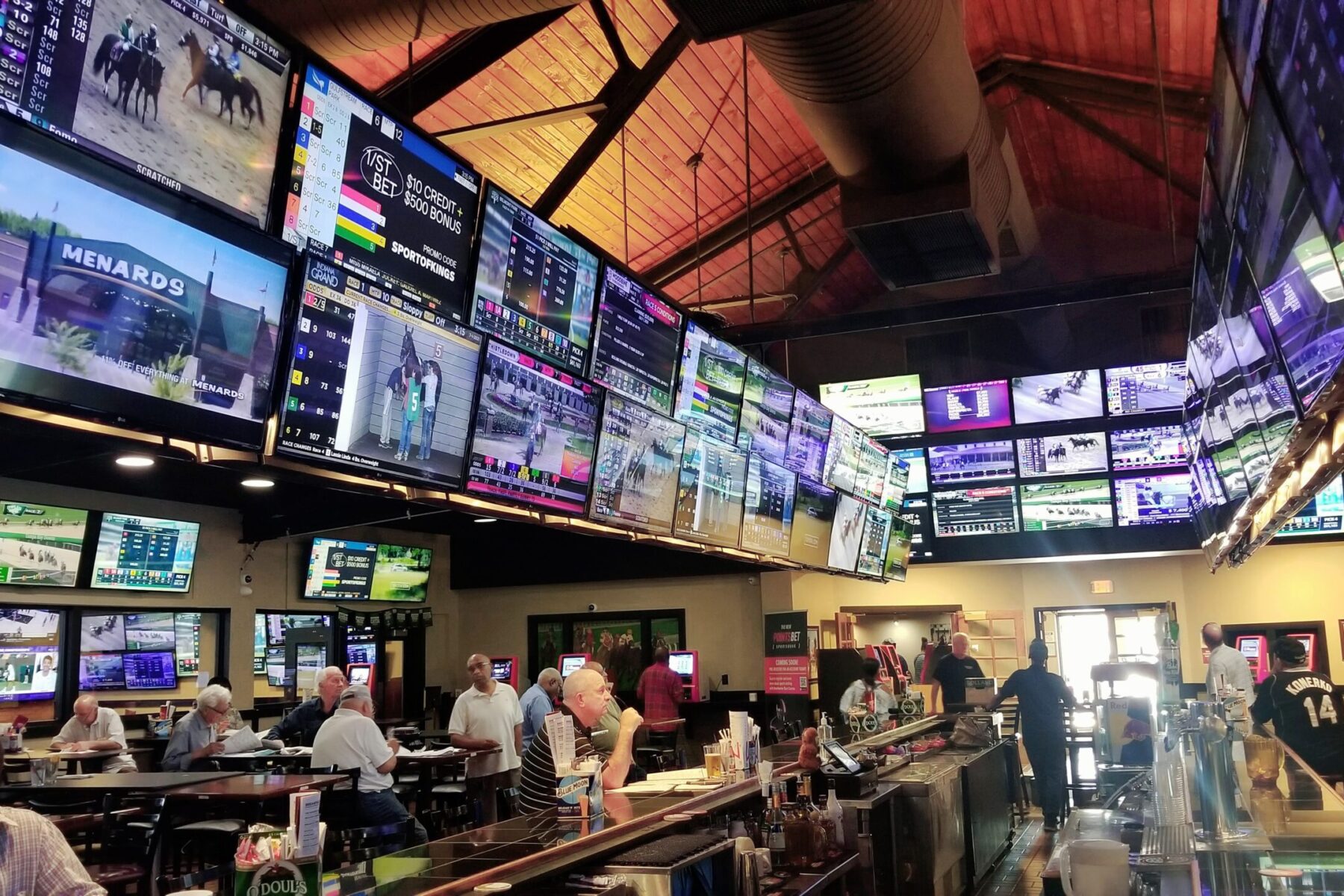 Club Hawthorne at Pony Up in Oakbrook Terrace – Hawthorne Race Course