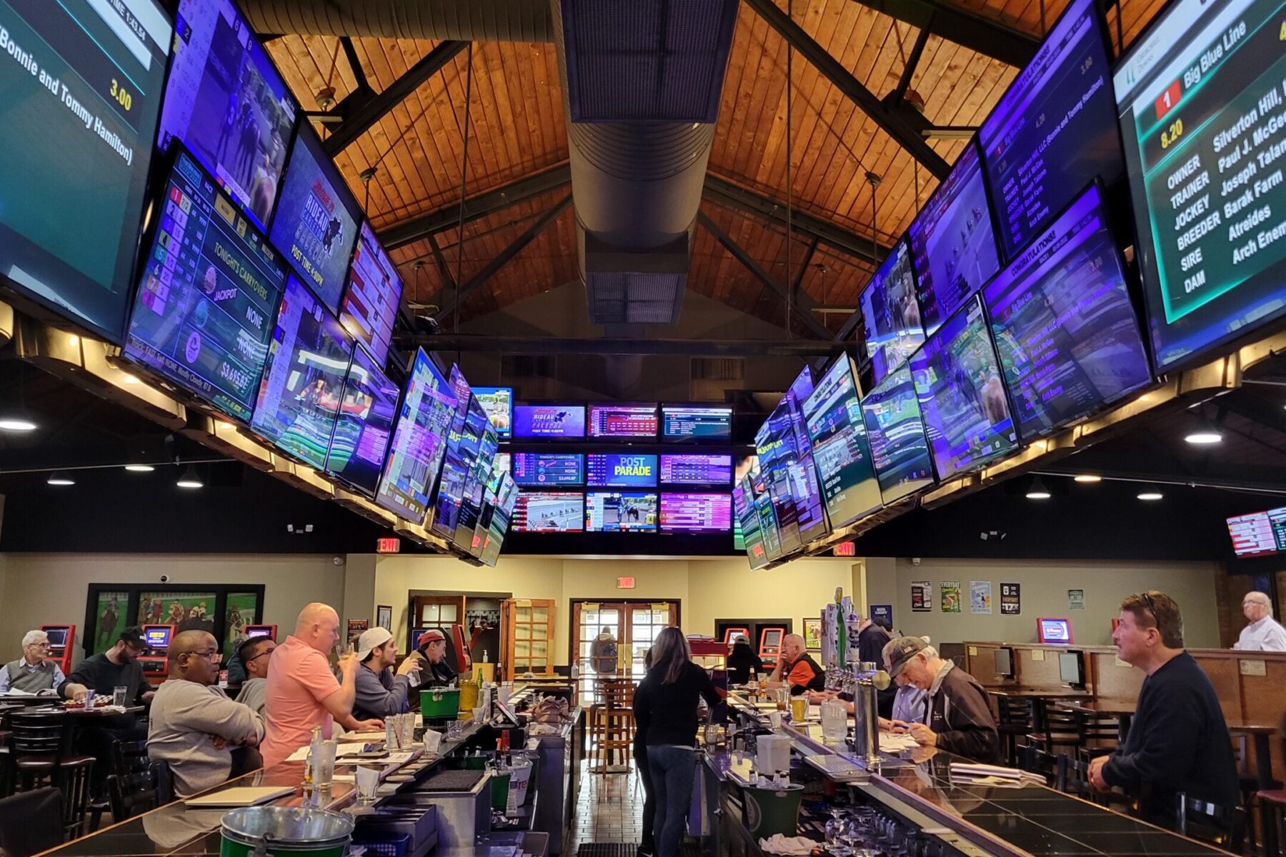 Club Hawthorne at Pony Up in Oakbrook Terrace – Hawthorne Race Course