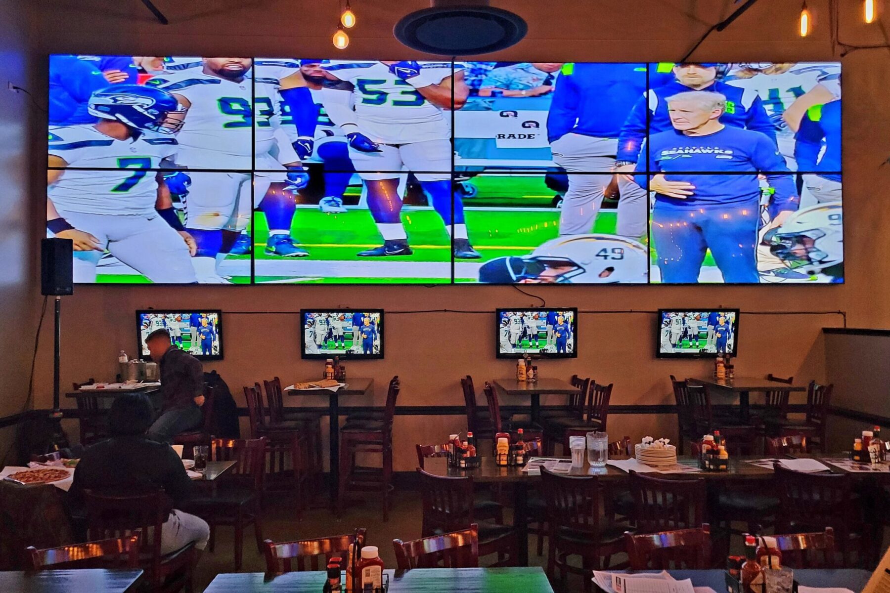 Club Hawthorne & Fanatics Sportsbook at Crazy Pour in Villa Park ...