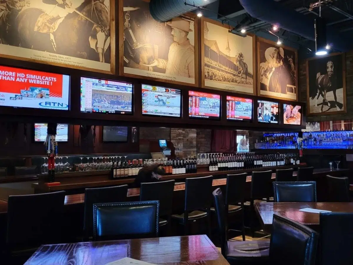 Club Hawthorne at The Saddle Room in Hoffman Estates – Hawthorne Race ...