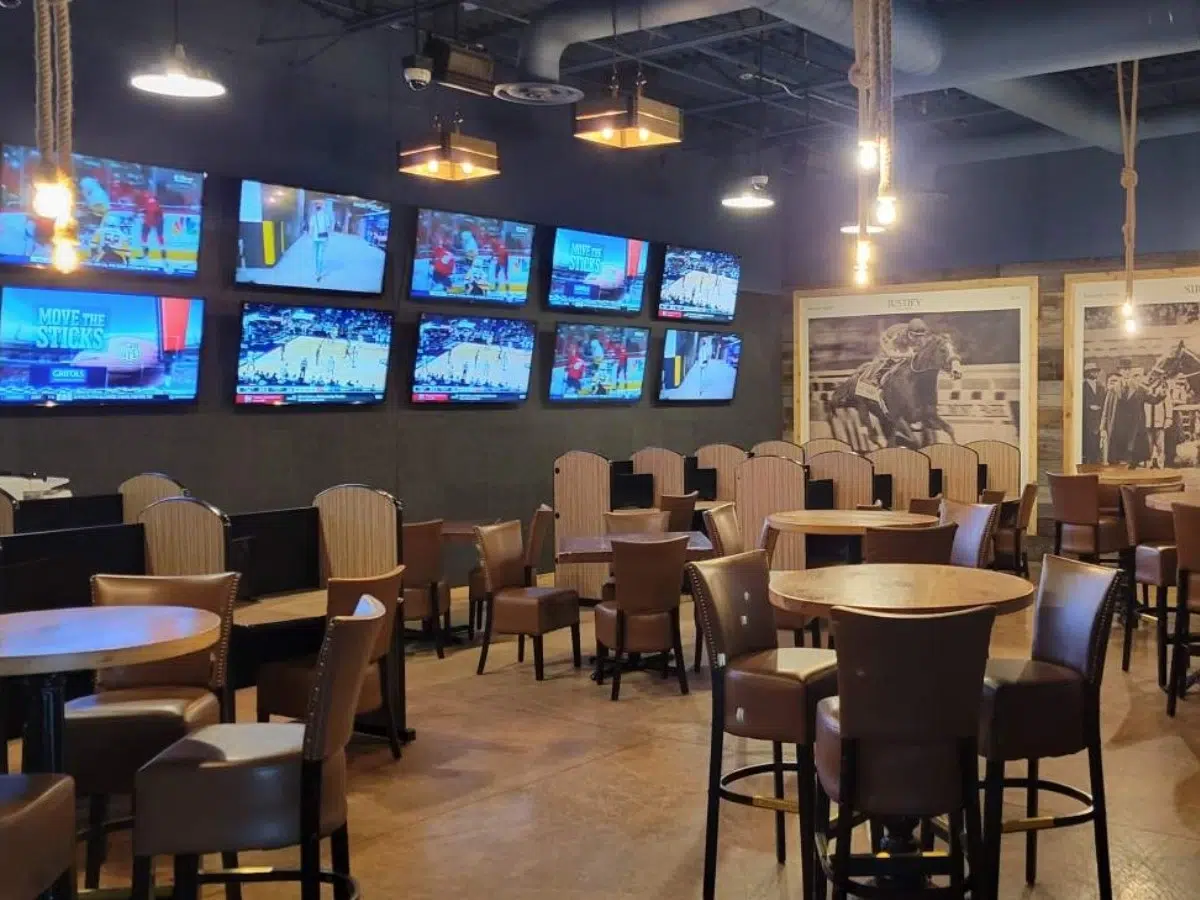 Club Hawthorne at The Turf Room in North Aurora – Hawthorne Race Course