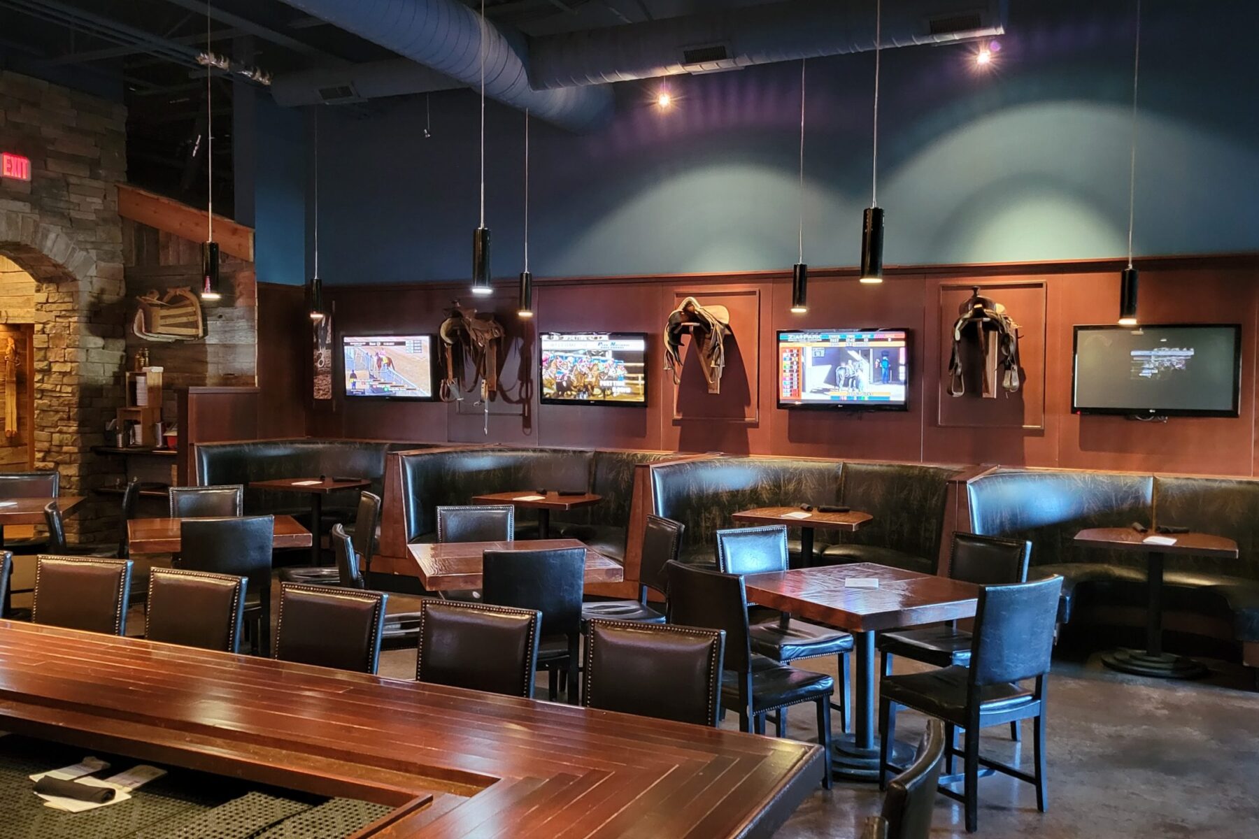 Club Hawthorne at The Saddle Room in Hoffman Estates – Hawthorne Race ...