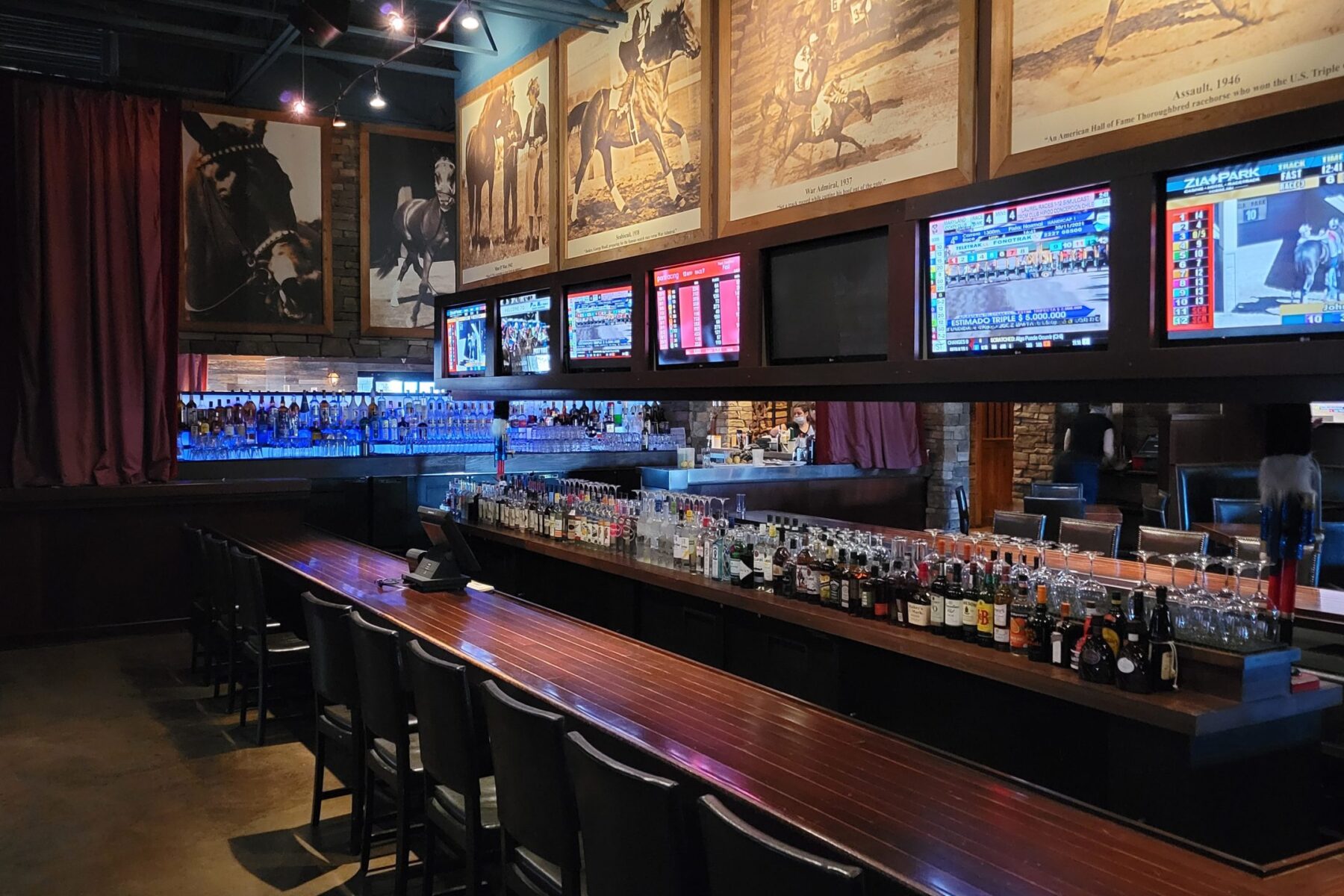 Club Hawthorne at The Saddle Room in Hoffman Estates – Hawthorne Race ...