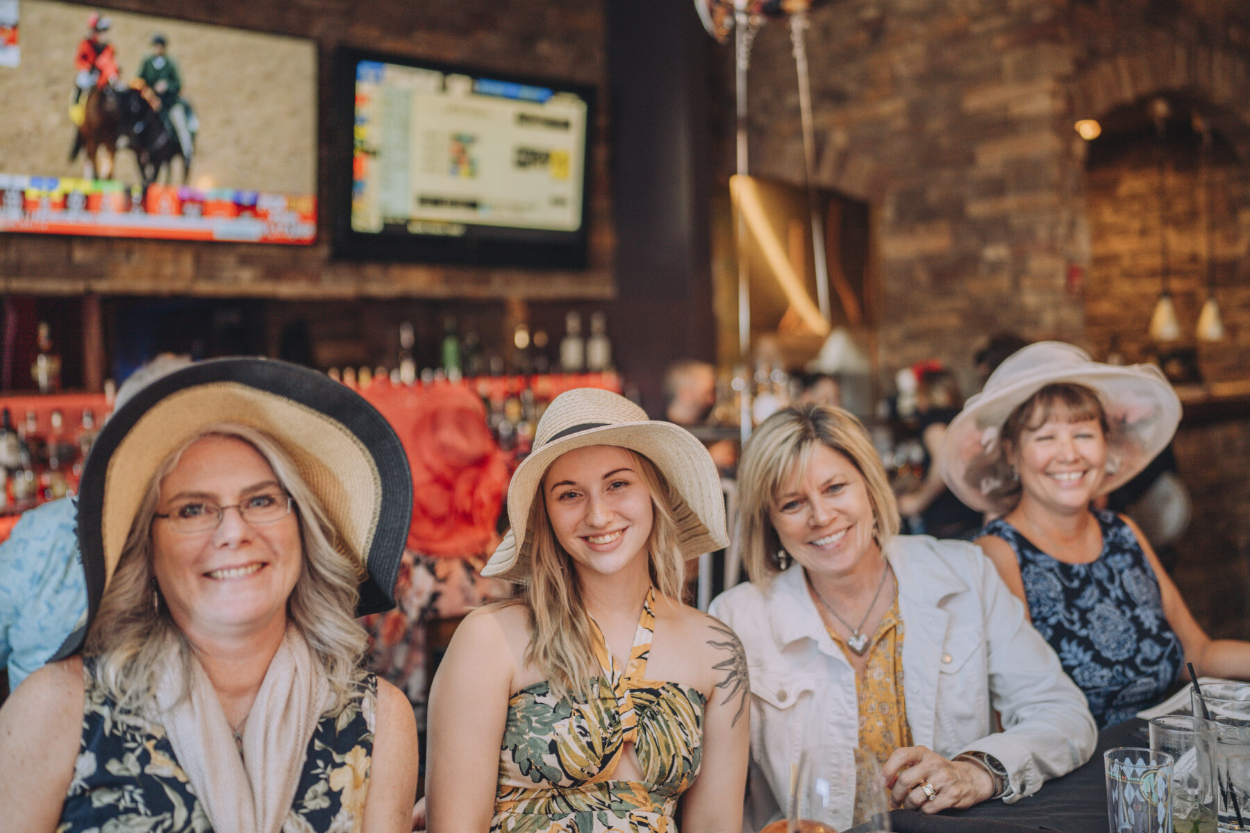 Club Hawthorne at The Turf Room in North Aurora – Hawthorne Race Course