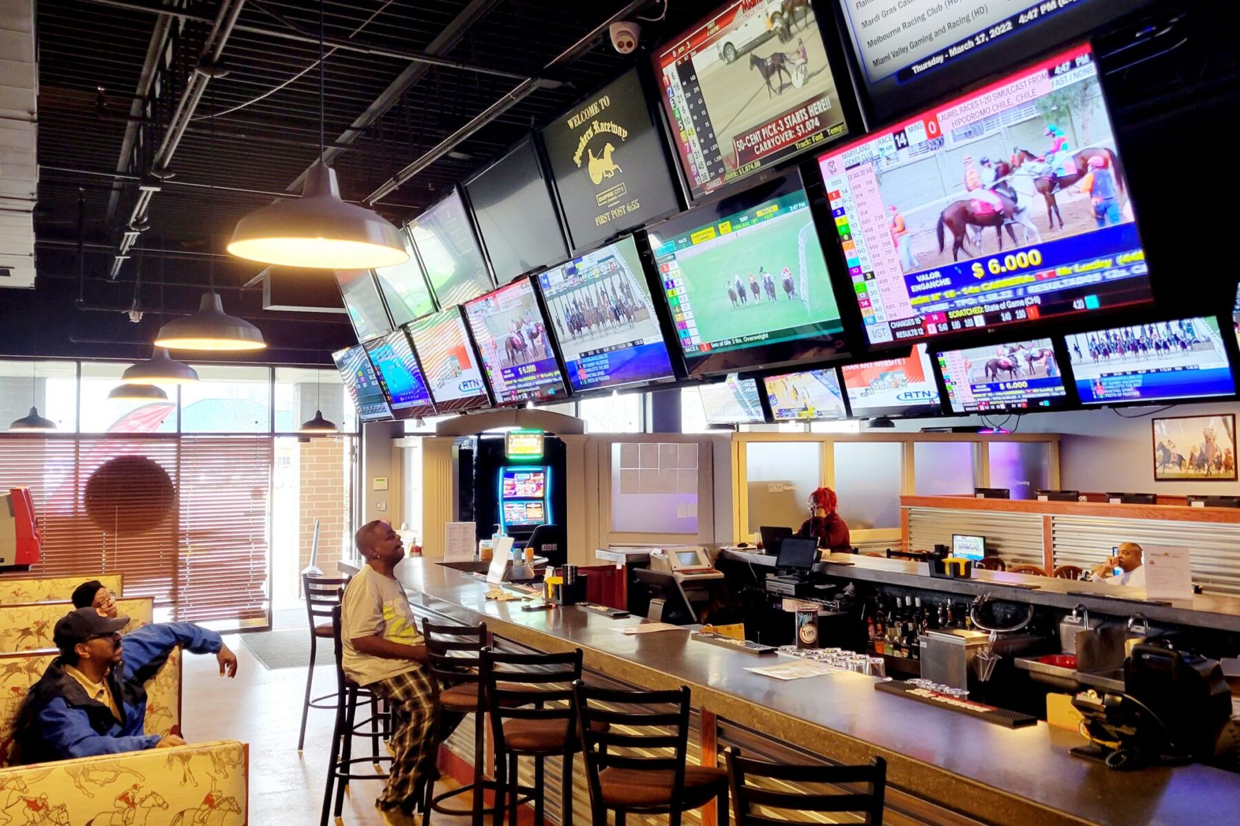 Club Hawthorne at Black Eyed Susan in Lansing – Hawthorne Race Course
