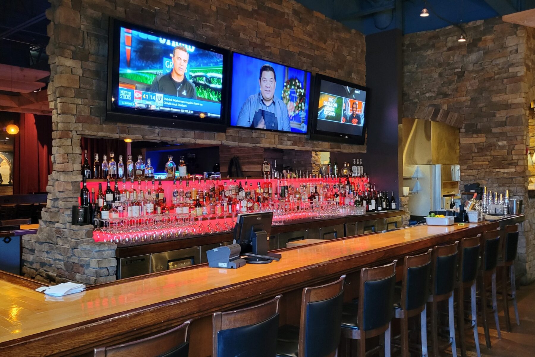 Club Hawthorne at The Turf Room in North Aurora – Hawthorne Race Course