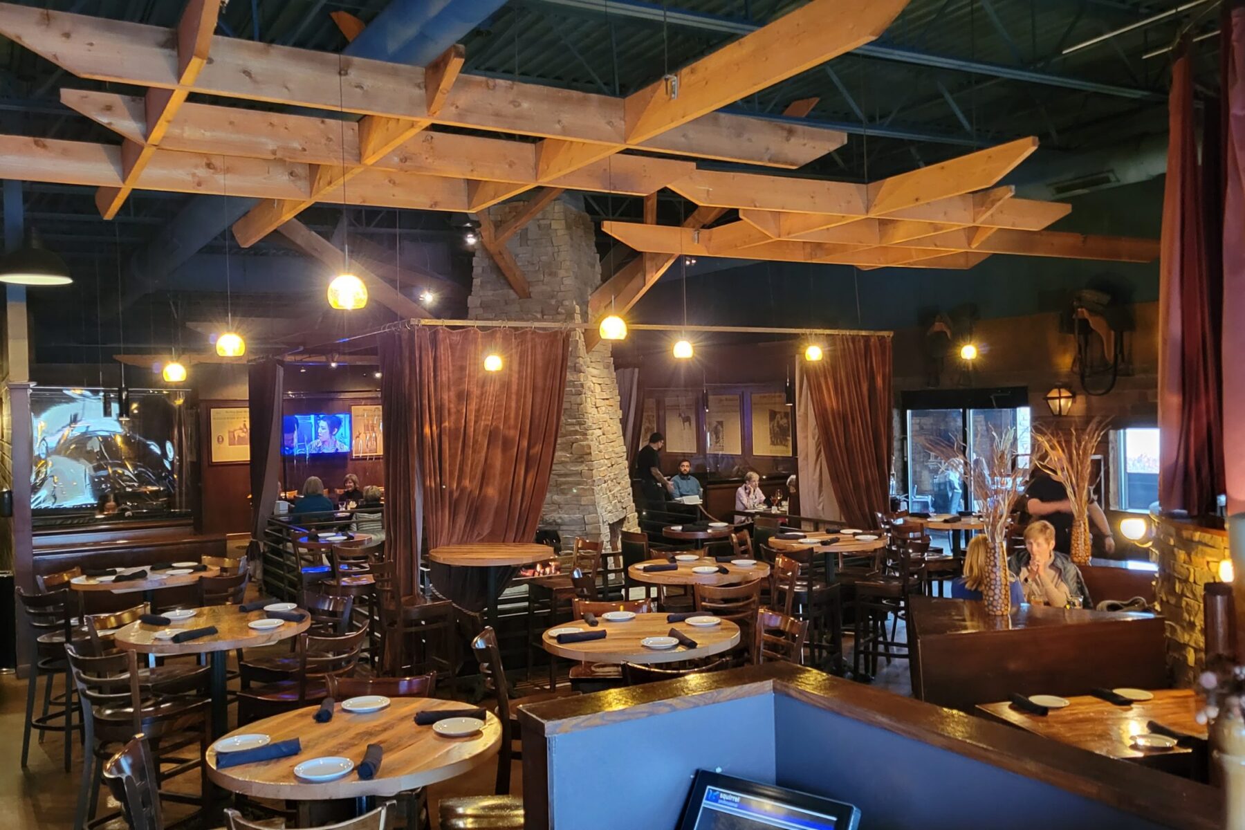 Club Hawthorne at The Turf Room in North Aurora – Hawthorne Race Course