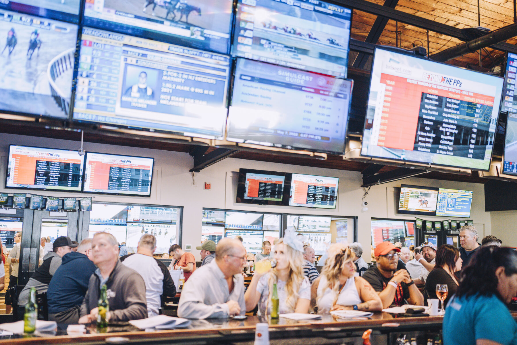 Club Hawthorne at Pony Up in Oakbrook Terrace – Hawthorne Race Course