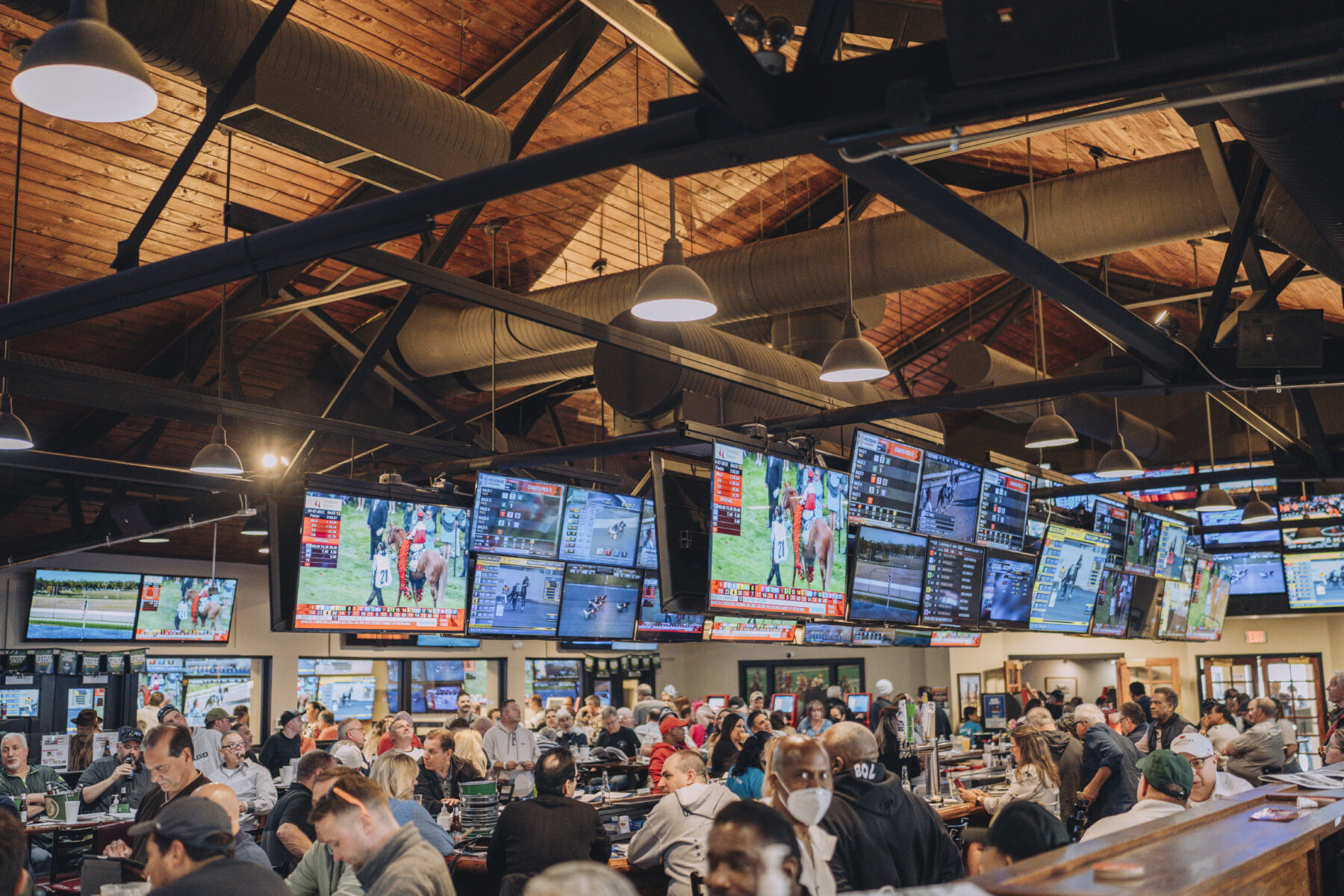 Club Hawthorne at Pony Up in Oakbrook Terrace – Hawthorne Race Course